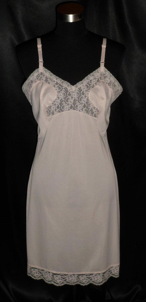 Pale Pink Full Slip w/Lace Bust 36 Avg : Pink Girl Vintage Lingerie
