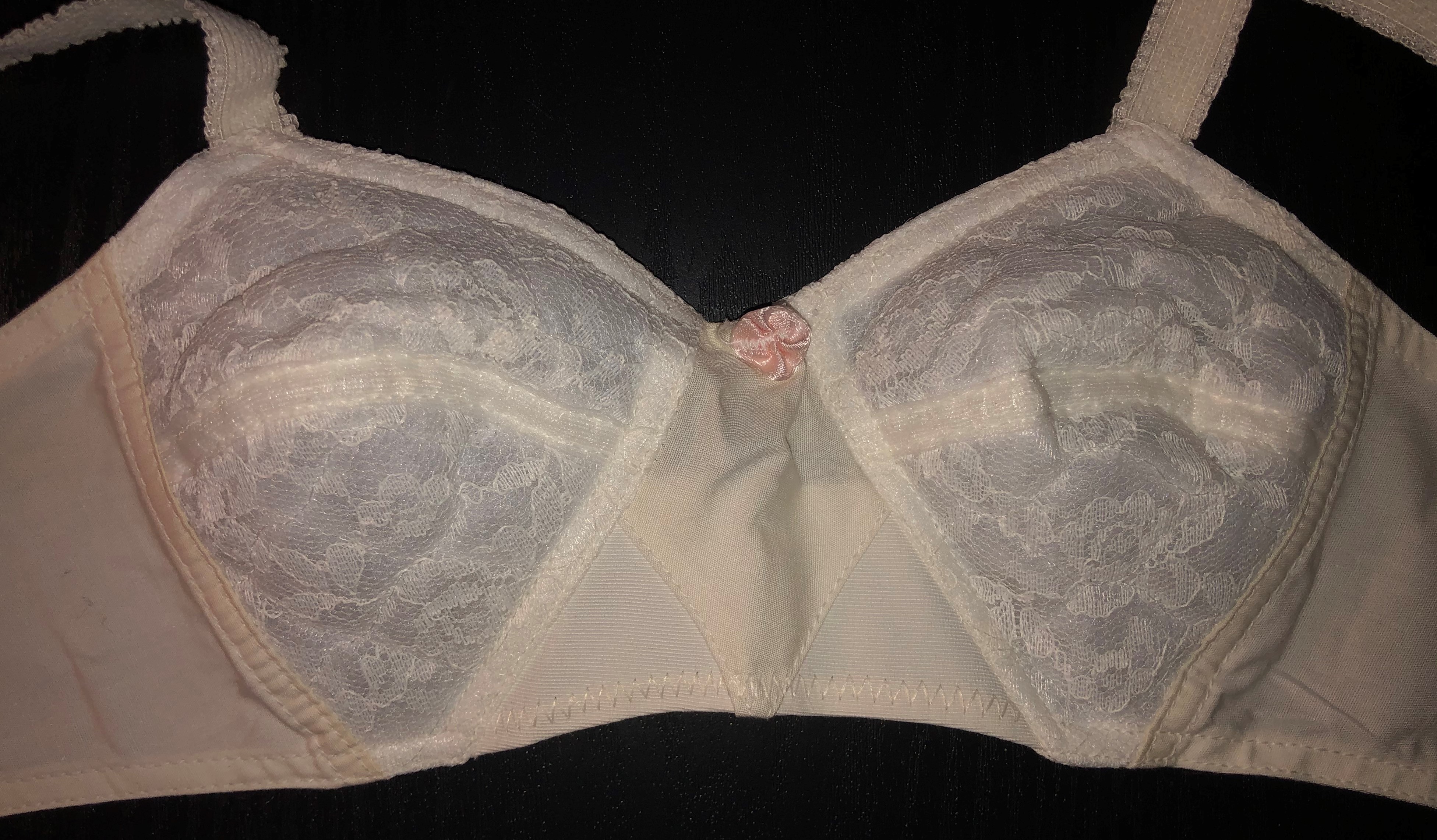 New/Old Stock In Original Box! Vintage 1960's Biflex Dainty Lace Cup ...