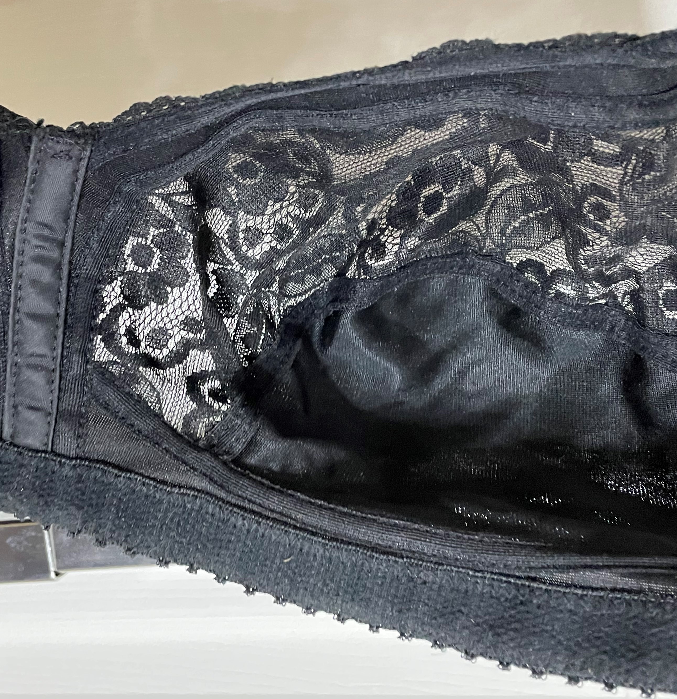 Vintage 1970's Full Figured CARNIVAL Jet Black Lace Cup Bra 40B - Style ...